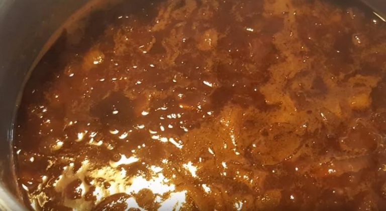 Hjemmelavet BBQ sovs slår alt du kan købe: Se her hvordan det bliver ...