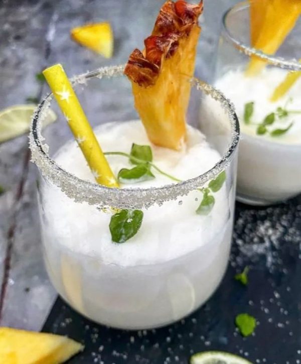 Hvad skal der egentlig i Piña Colada? Se opskriften her - GastroFun.dk